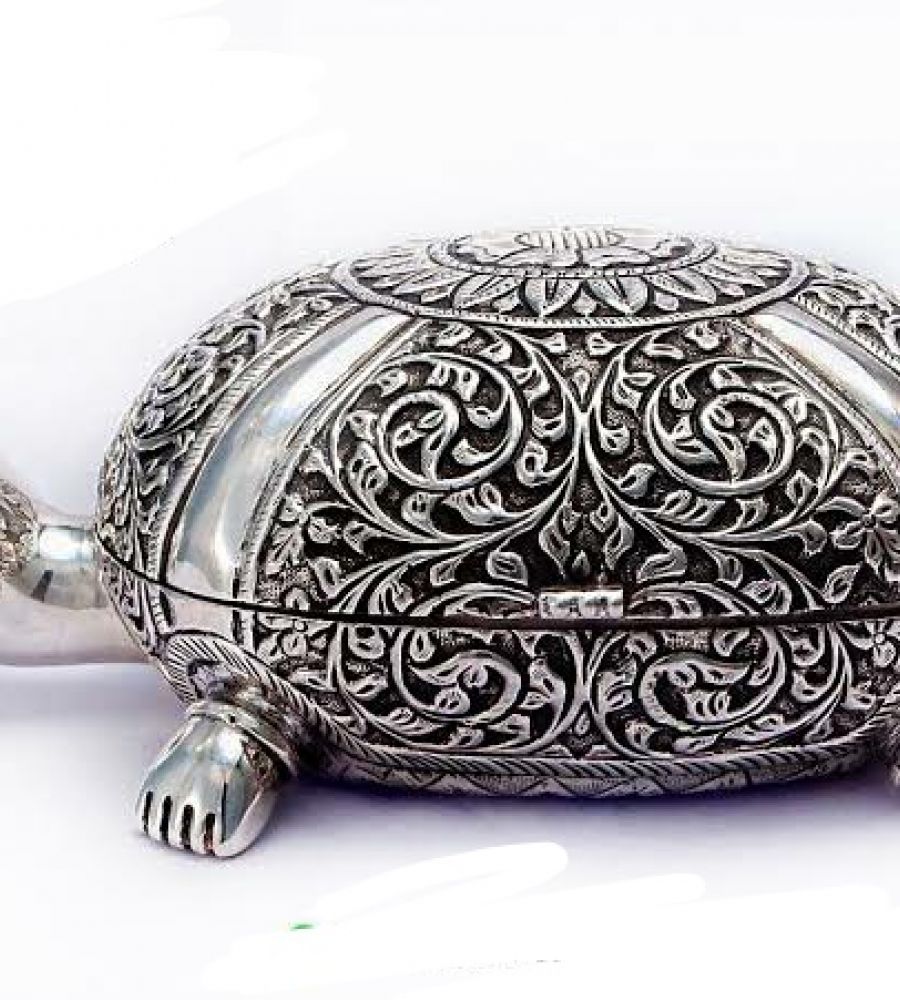 SilverTortoise box silver box in tortoise design