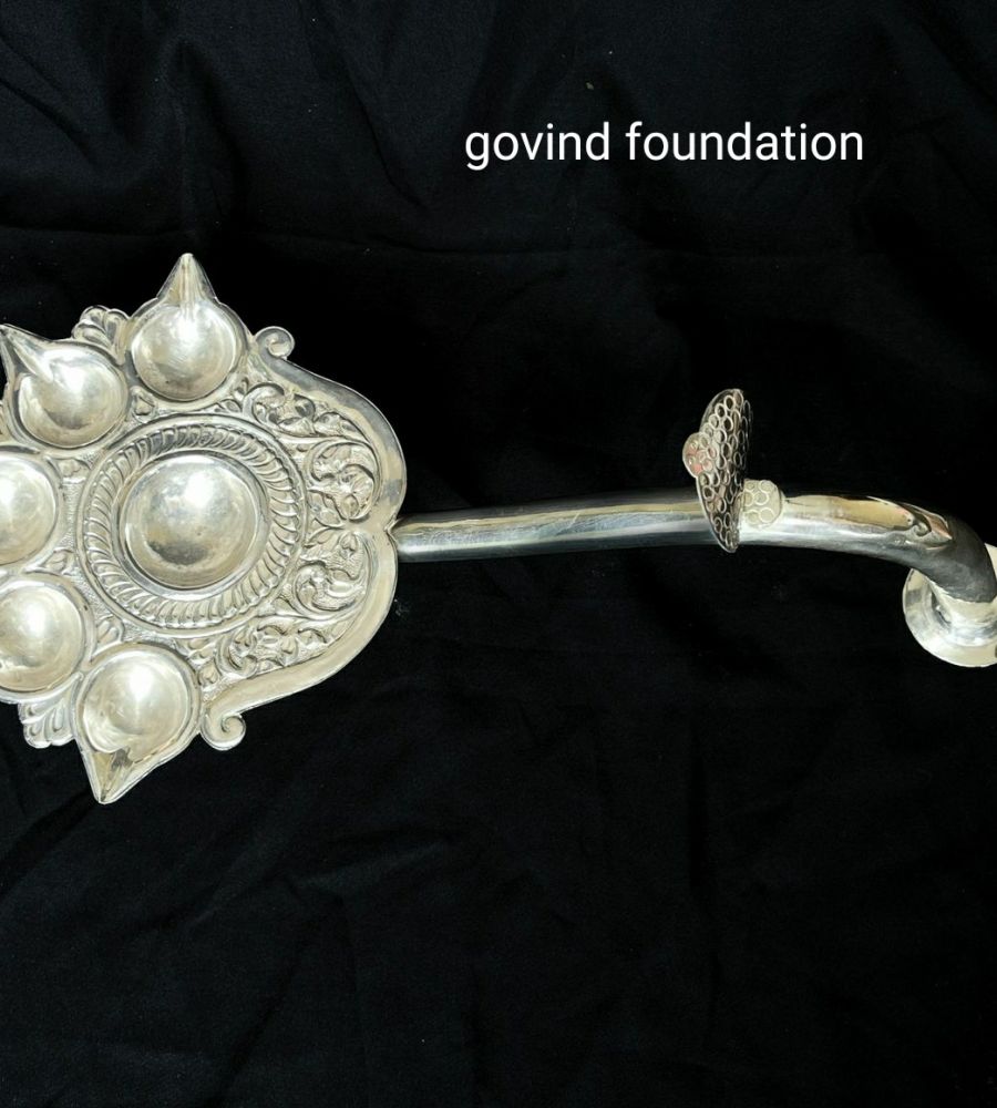 Home PURE SILVER ITEMS SILVER POOJA AND VASTU ITEMS Silver Arti Deepak ...
